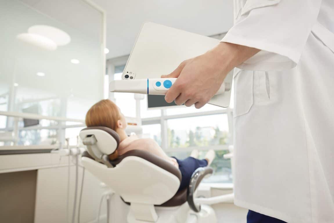 MEDIT i900 Mobility - MEDIT Intraoral Scanner and Dental Software