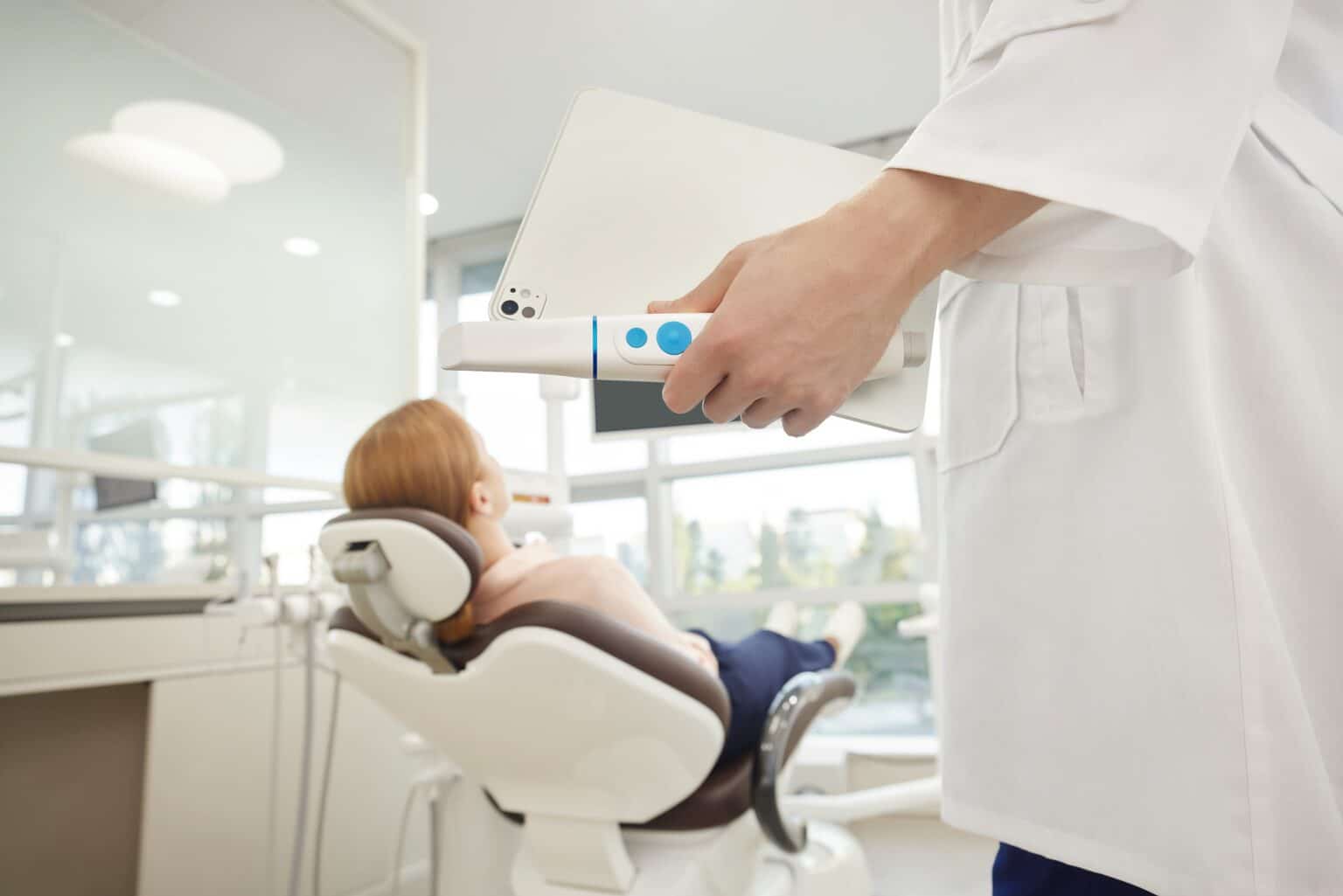 MEDIT i900 Mobility - MEDIT Intraoral Scanner and Dental Software